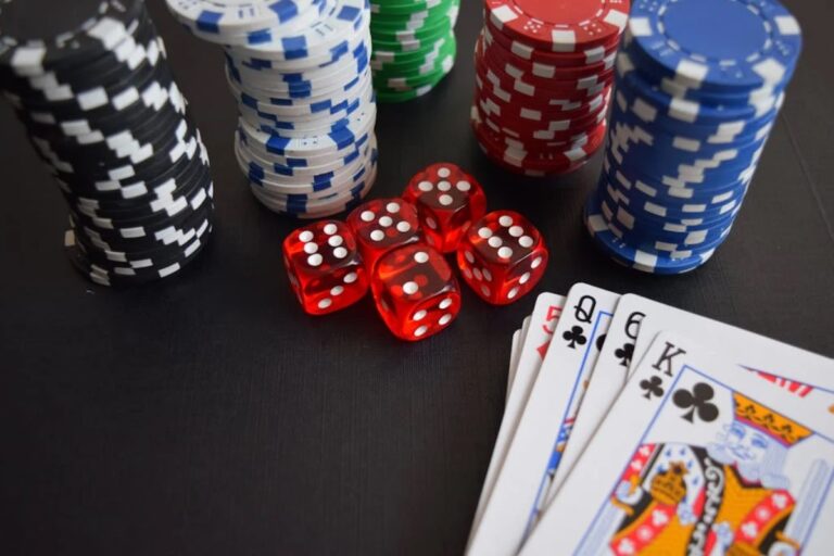 How To Play Patience Card Game? - Setup, Rules & Winning Strategies