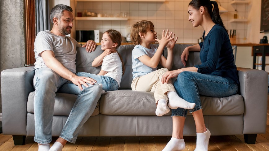 How to Play 21 Questions? - Rules & Guide With 200+ Questions