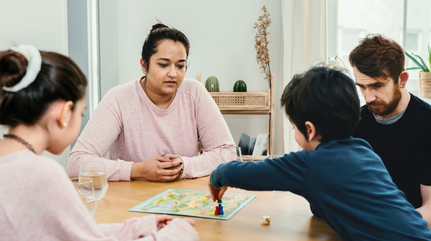 How to Play Articulate? - Rules, Setup Instructions & Gaming Tips